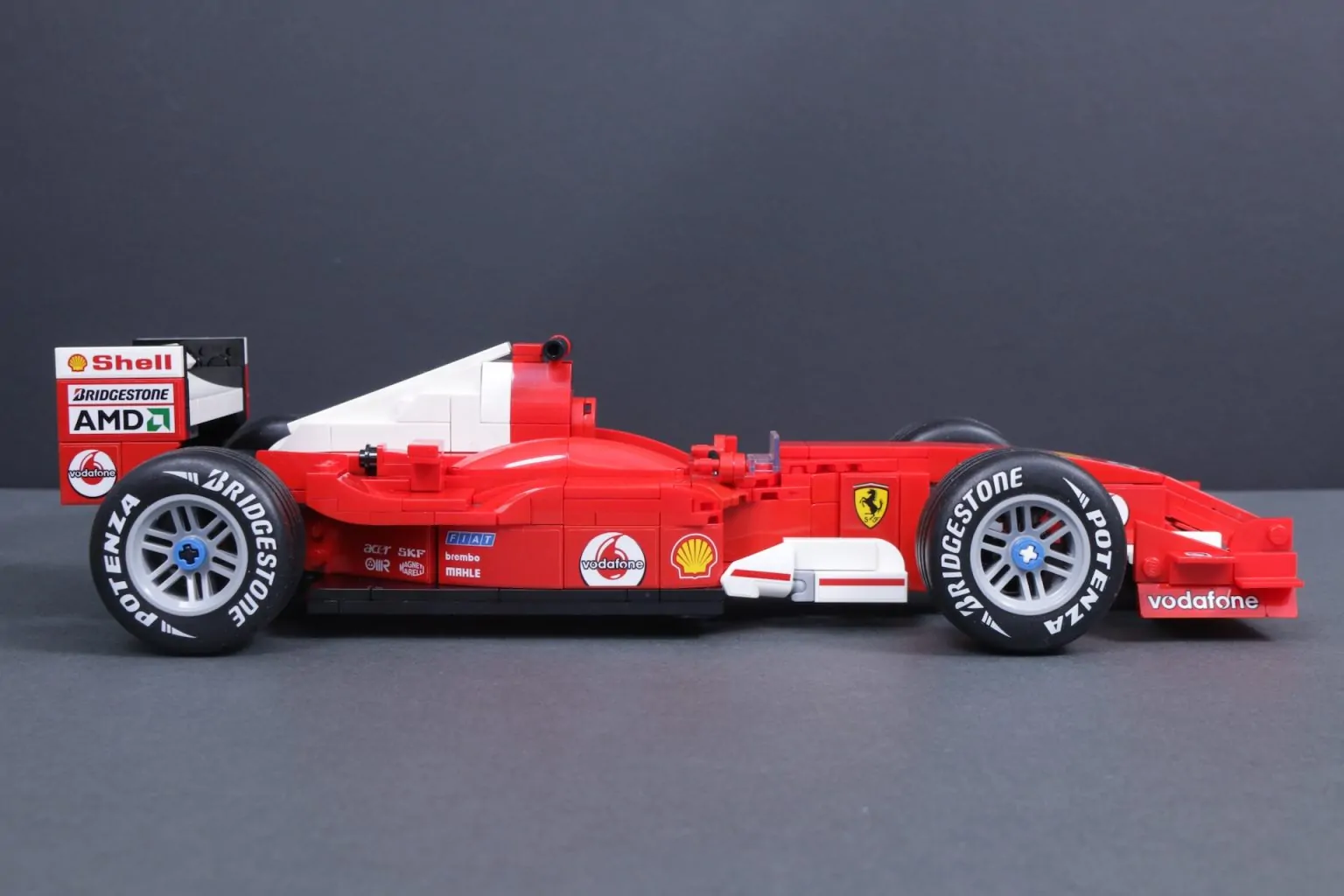 LEGO Icons 11375 Ferrari F2004 & Michael Schumacher review