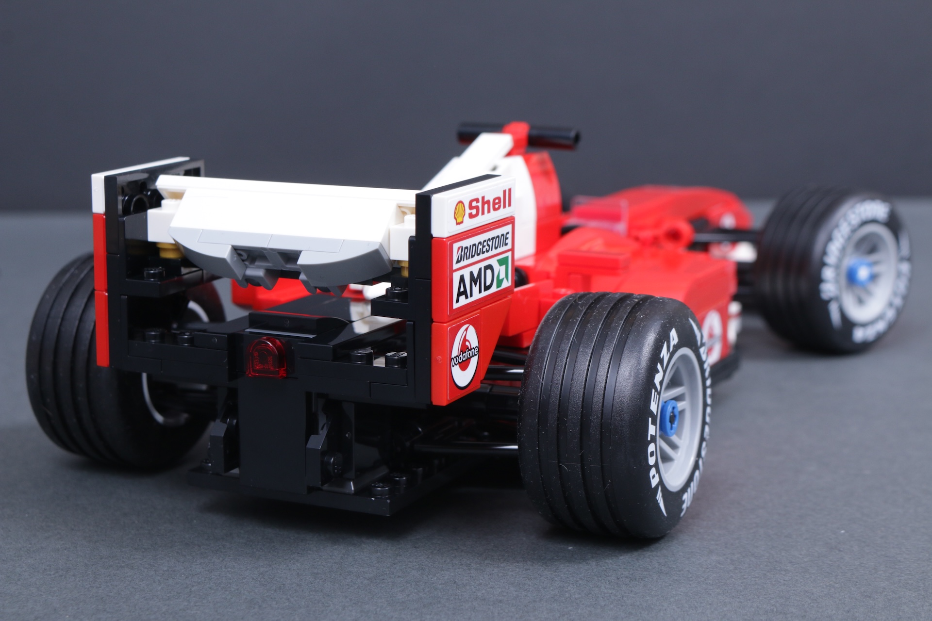 LEGO Icons 11375 Ferrari F2004 & Michael Schumacher review