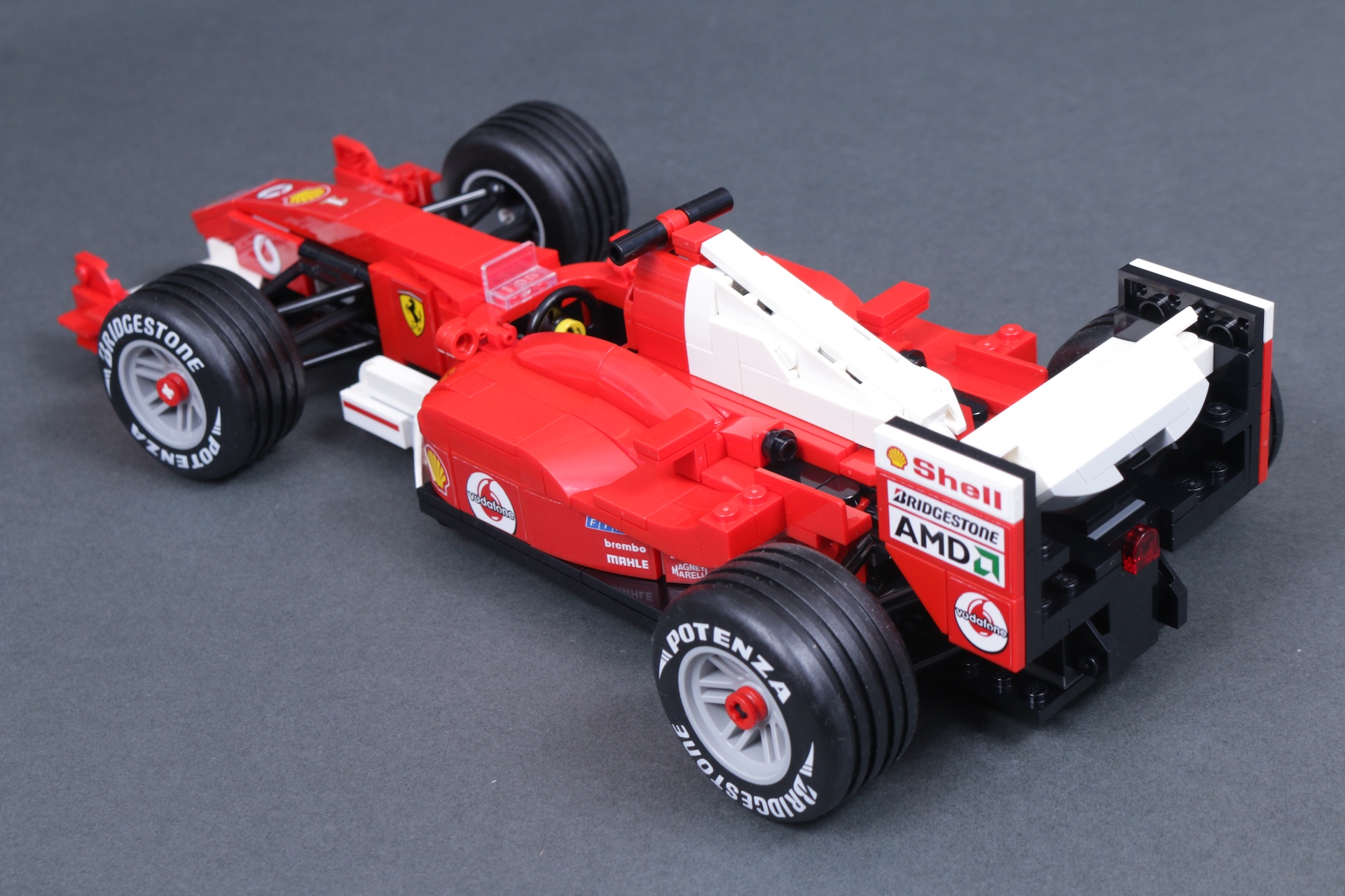 LEGO Icons 11375 Ferrari F2004 & Michael Schumacher review