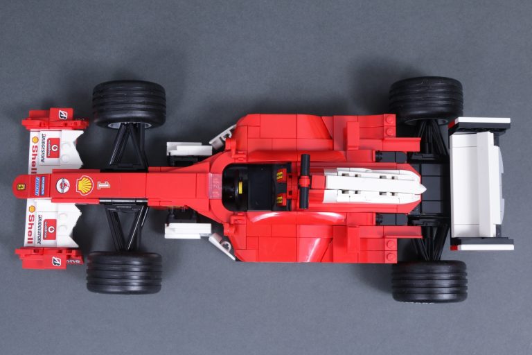 LEGO Icons 11375 Ferrari F2004 & Michael Schumacher review