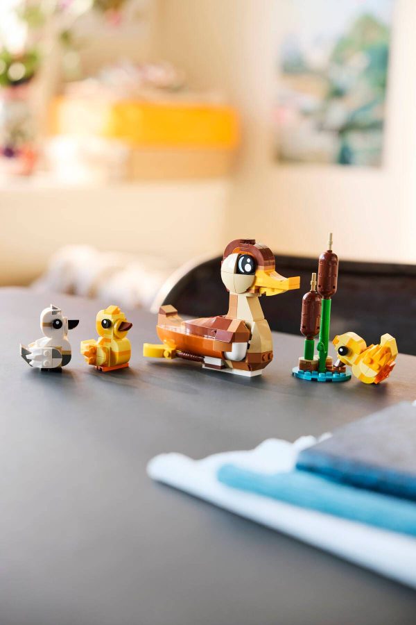 Duck Family LEGO gift-with-purchase revealed