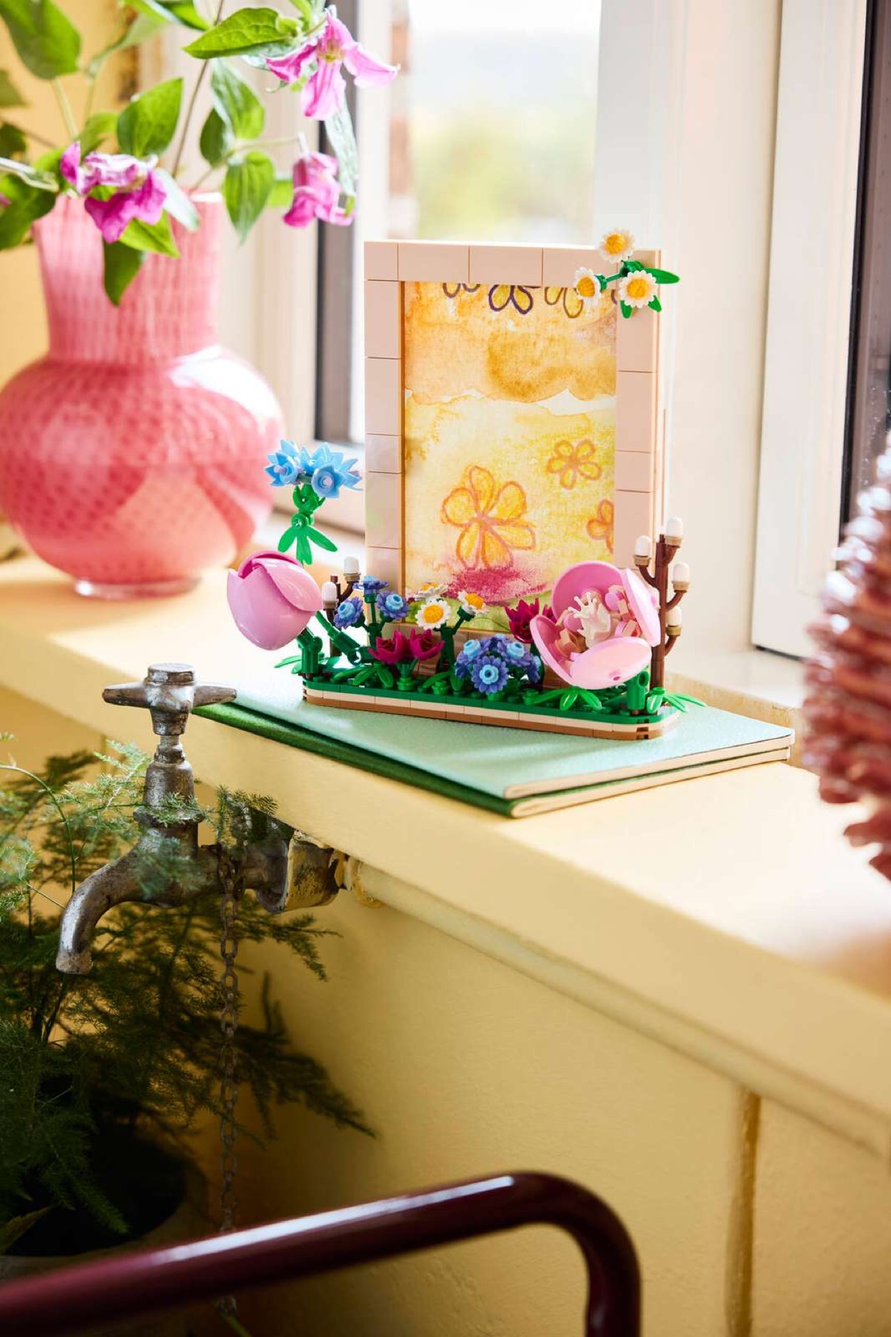 LEGO Botanicals Floral Picture Frame GWP officially revealed