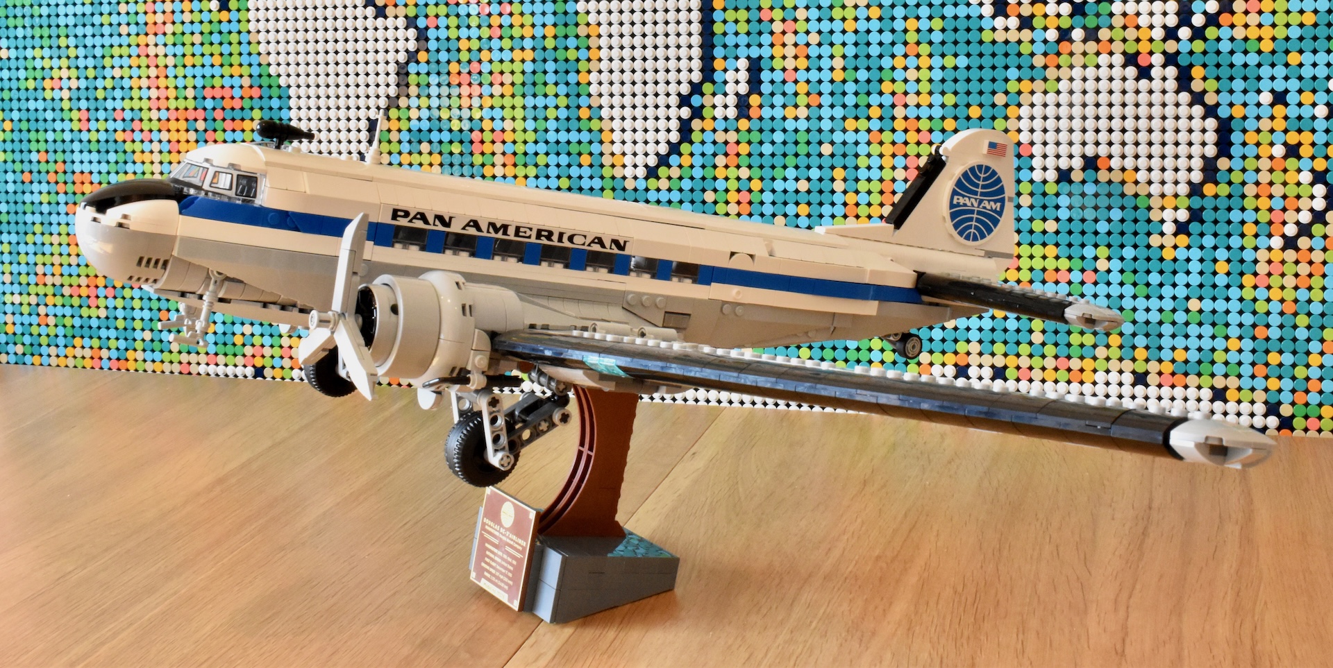 LEGO Icons 11378 Douglas DC-3 PAN AM Airliner review