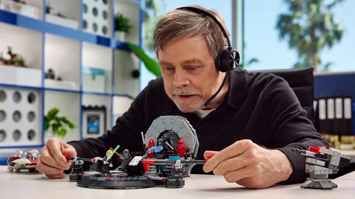 Speak to Mark Hamill about LEGO Star Wars SMART Play today - Brick Fanatics