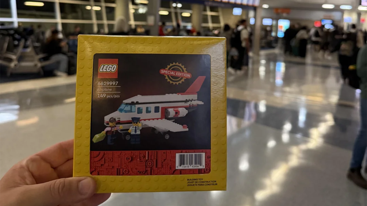 Airport-exclusive LEGO GWP spotted worldwide - Brick Fanatics