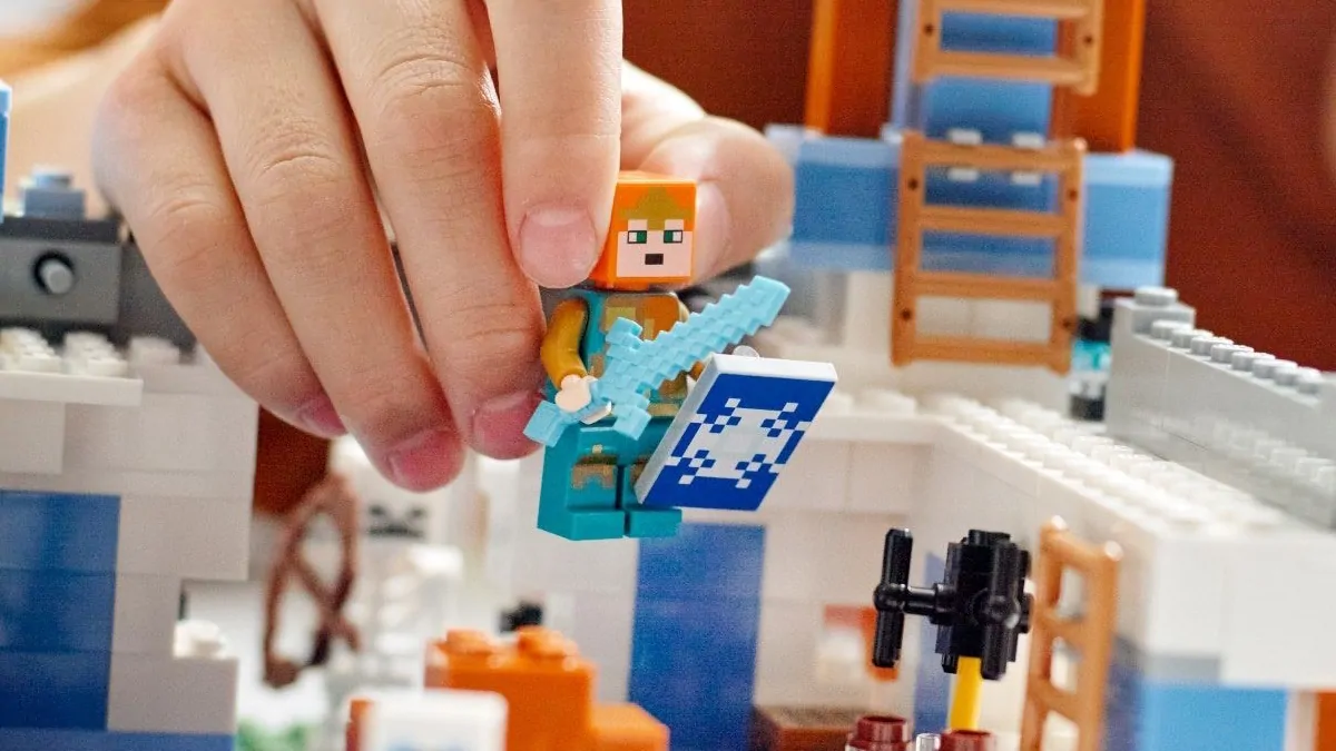 Lego Minecraft 2022 Summer Sets