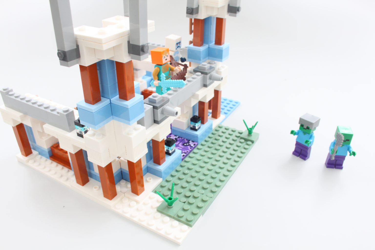 LEGO Minecraft 21186 The Ice Castle review and gallery