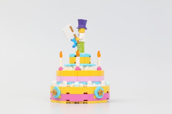 LEGO 40382 Birthday Set and 40385 Trophy review