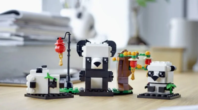 Here's the first official images of LEGO 40466 Chinese New Year Pandas