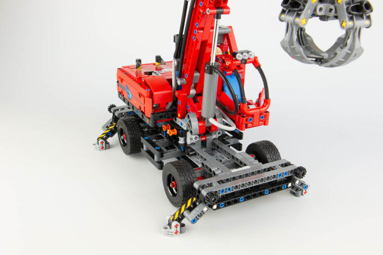 LEGO Technic 42144 Material Handler set review and gallery