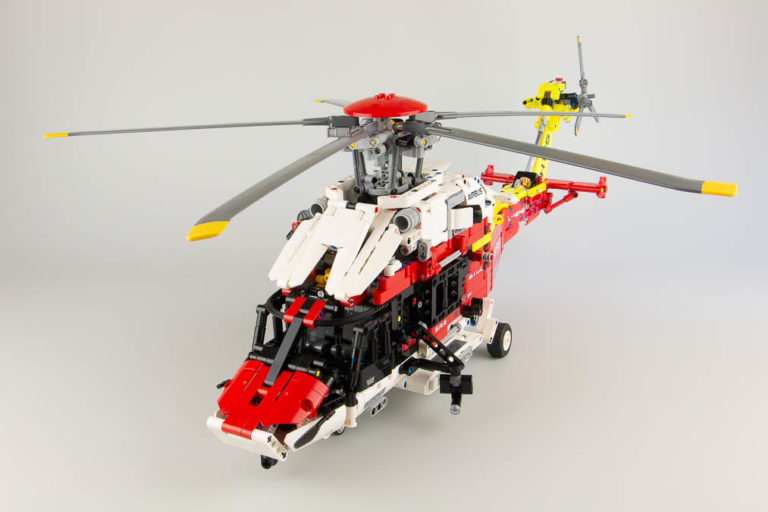 LEGO Technic 42145 Airbus H175 Rescue Helicopter reviewed