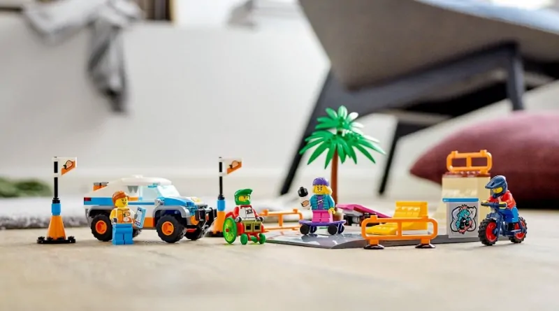 First look at brand new LEGO CITY 2021 set 60290 Skate Park