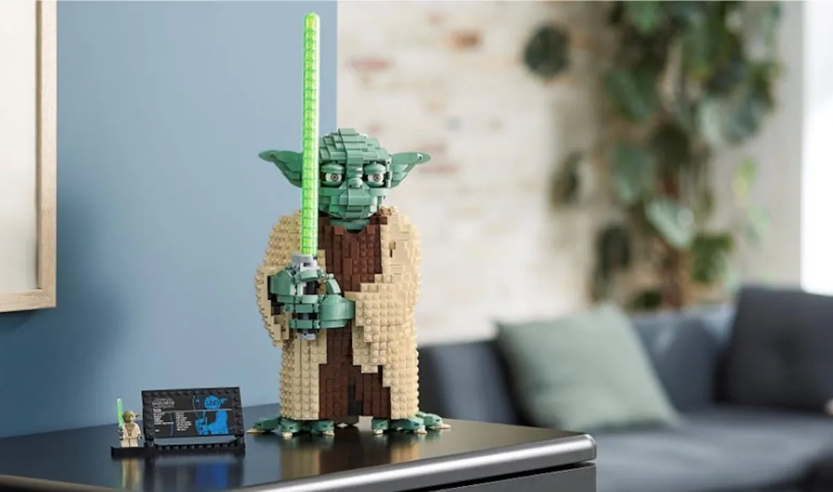 Nearly 30% off LEGO Star Wars set 75255 Yoda at Zavvi