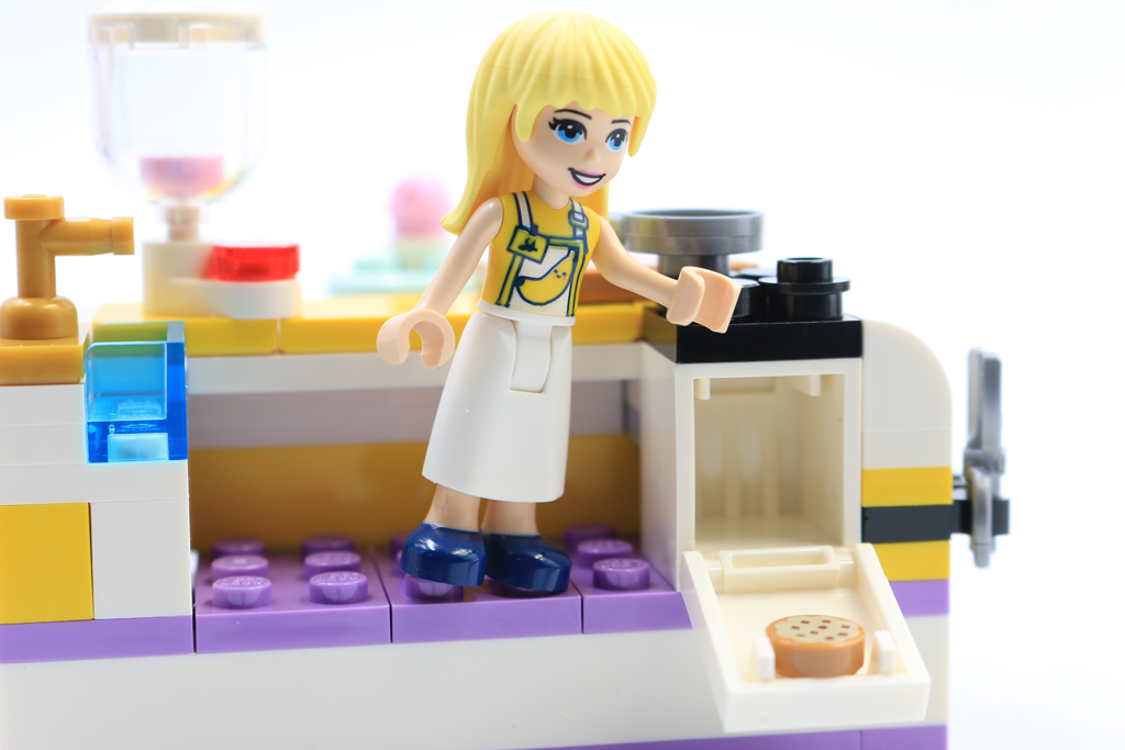 LEGO Friends 41393 Baking Competition review