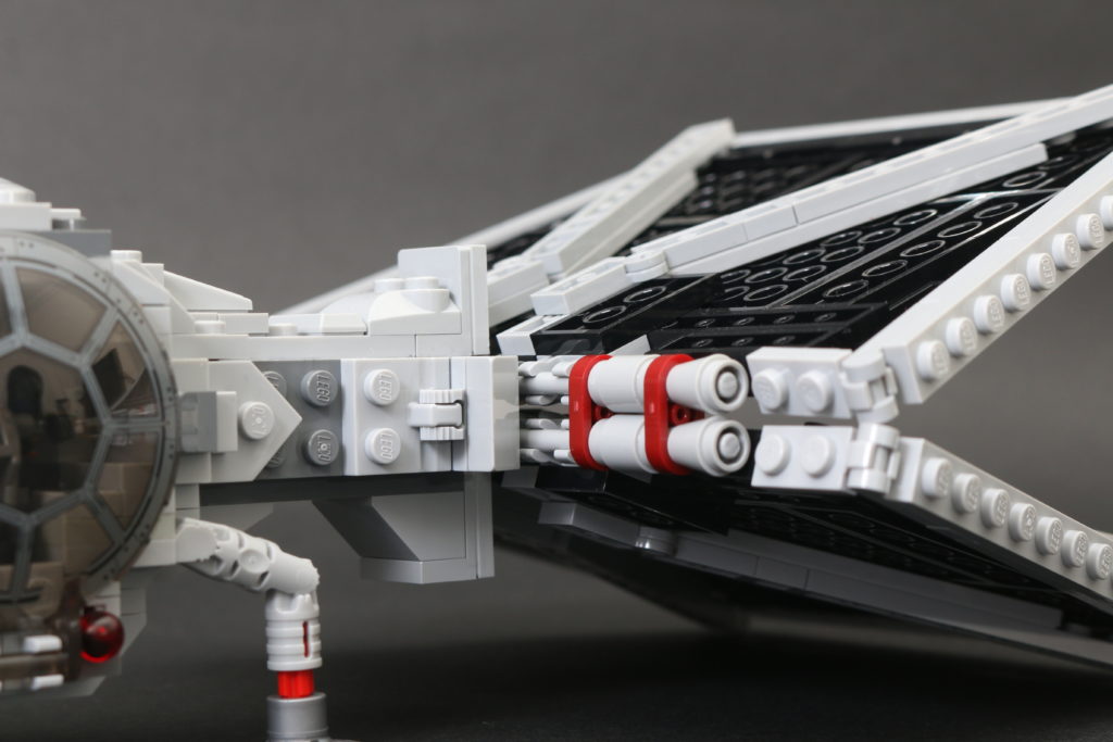 How to build a LEGO Star Wars: The Mandalorian folding Outland TIE ...