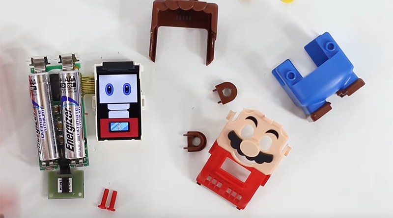 Taking apart the LEGO Super Mario figure - Brick Fanatics