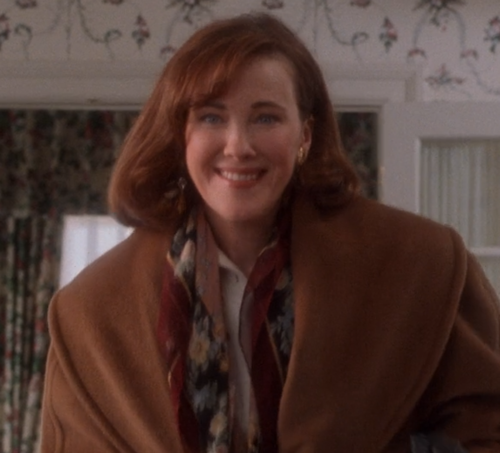 Comparing LEGO 21330 Home Alone minifigures to the movie