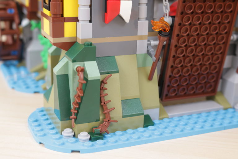 How to improve the LEGO Creator 3-in-1 31120 Medieval Castle