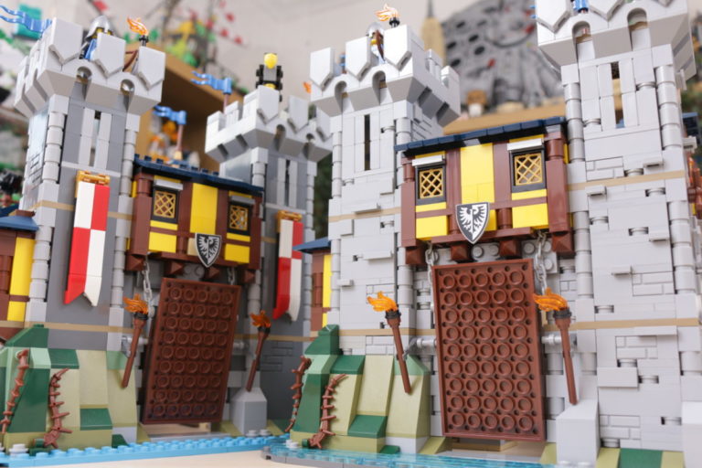 How to improve the LEGO Creator 3-in-1 31120 Medieval Castle