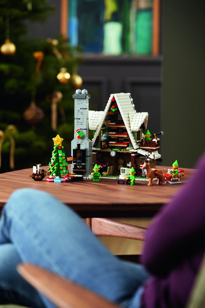 LEGO Winter Village Collection 10275 Elf Club House announced