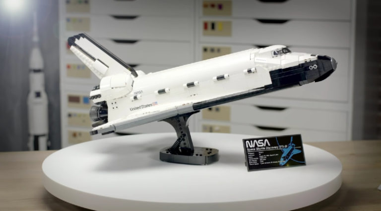 Five things you should know about LEGO 10283 NASA Space Shuttle Discovery