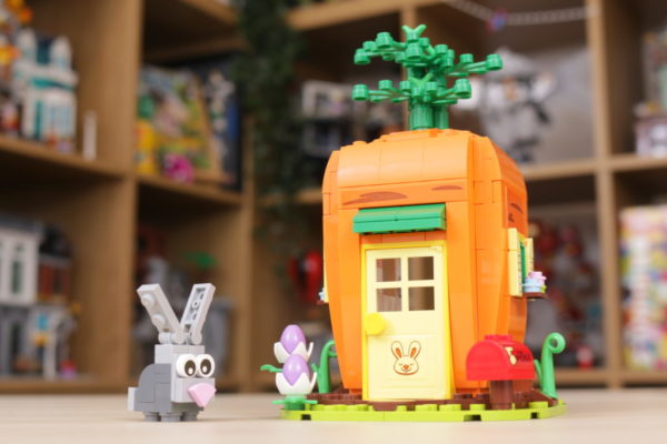 LEGO 40449 Easter Bunny’s Carrot House GWP review and gallery