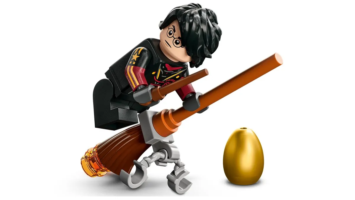 Custom brooms are now possible in LEGO Harry Potter