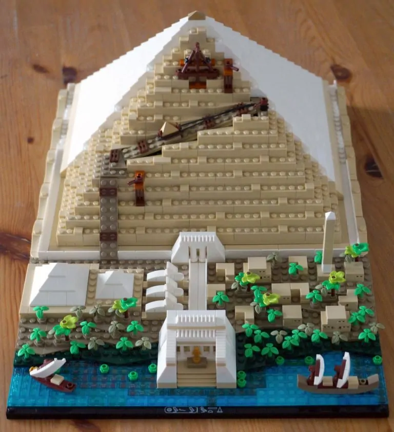 Build a complete LEGO Great Pyramid of Giza with one set