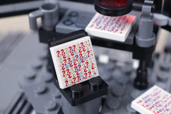 LEGO Batman 76183 Batcave: The Riddler Face-off full review