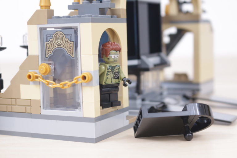 LEGO Batman 76183 Batcave: The Riddler Face-off full review