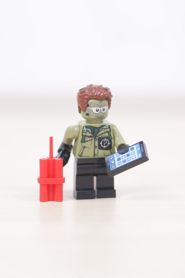 LEGO Batman 76183 Batcave: The Riddler Face-off full review