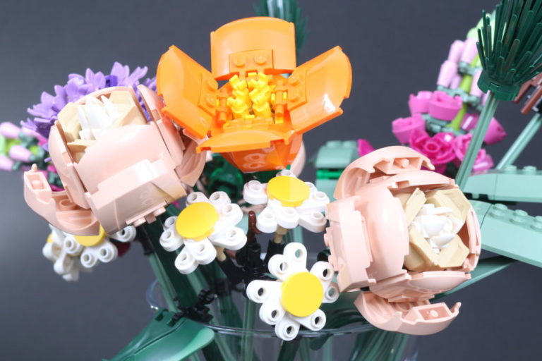LEGO Botanical Collection 10280 Flower Bouquet review and gallery