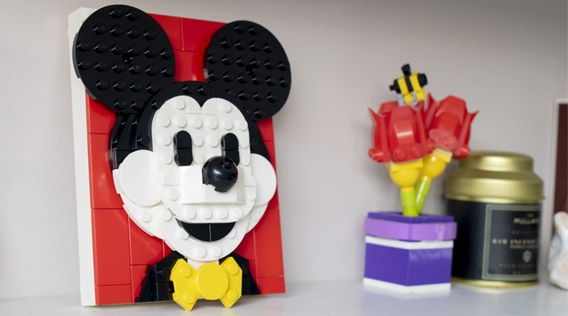 LEGO Brick Sketches 40456 Mickey Mouse review and gallery