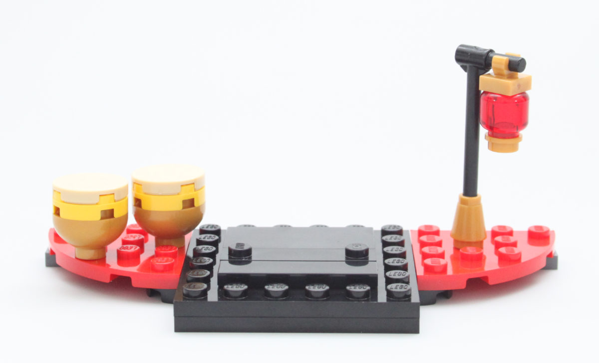 LEGO BrickHeadz 40540 Lion Dance Guy review and gallery