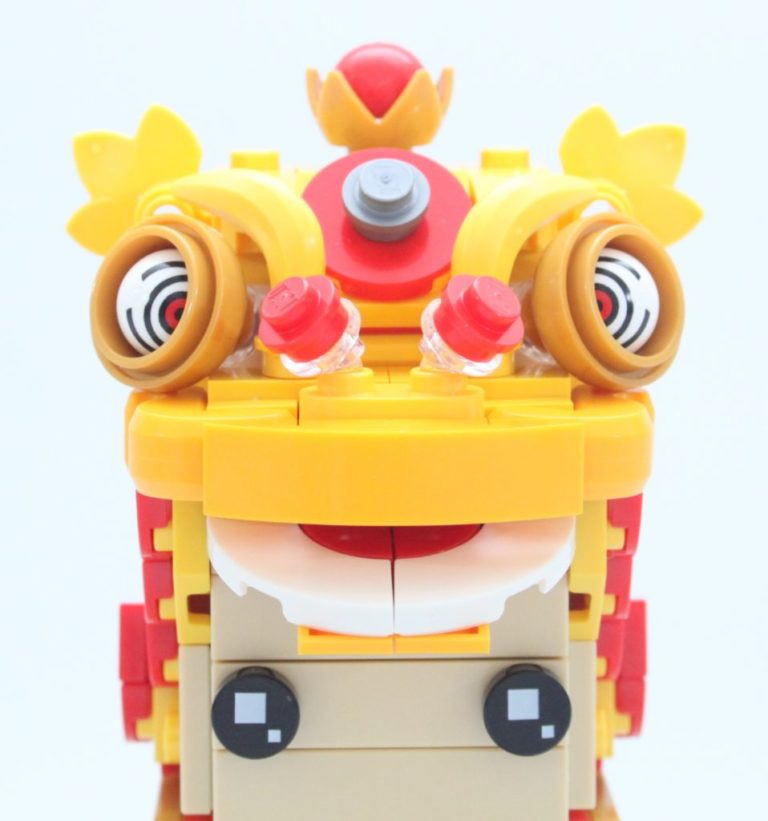 LEGO BrickHeadz 40540 Lion Dance Guy review and gallery