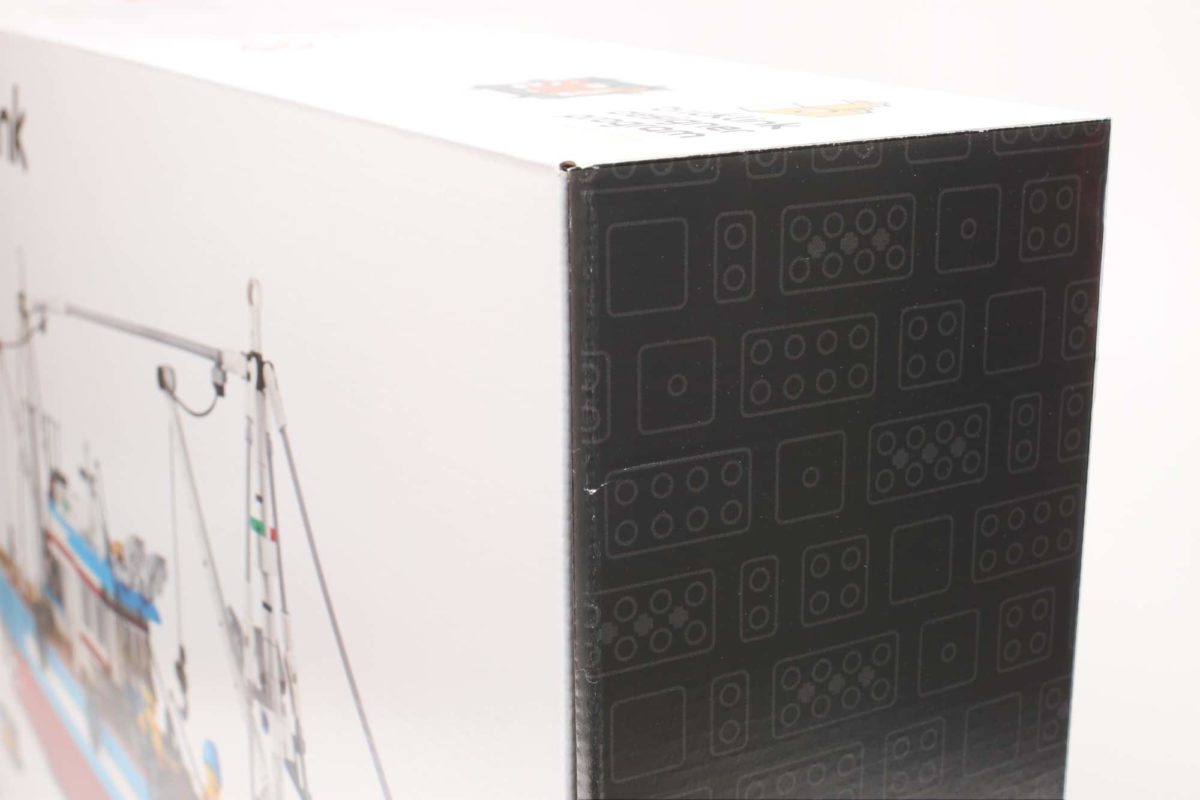 Look inside the first LEGO BrickLink Designer Program boxes