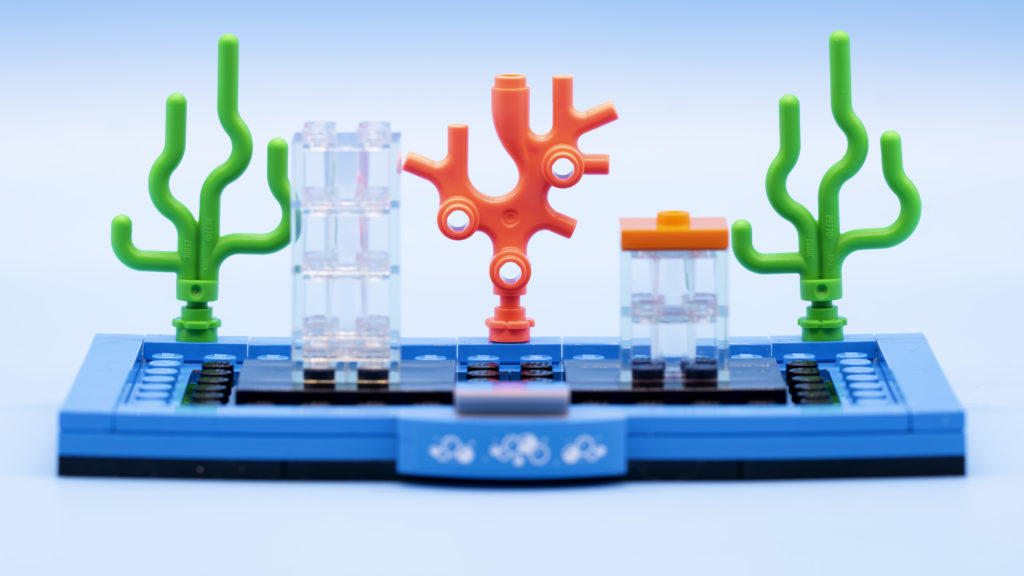 LEGO BrickHeadz 40442 Goldfish review and gallery