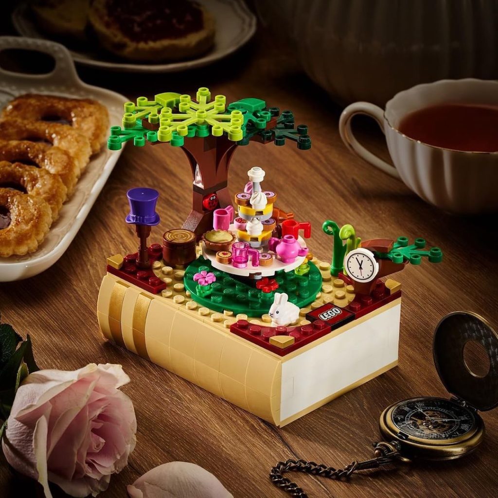 LEGO Alice in Wonderland model revealed for Bricktober 2021