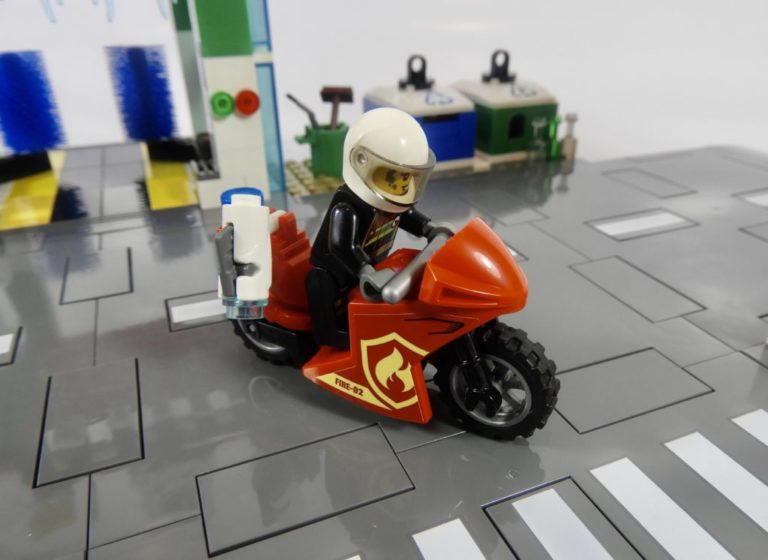 LEGO CITY 60292 Town Center review