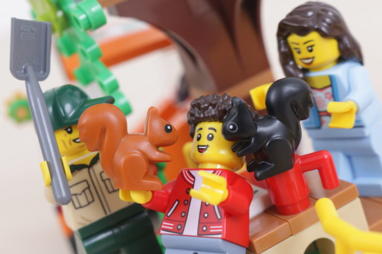 LEGO CITY 60326 Picnic in the Park review and gallery