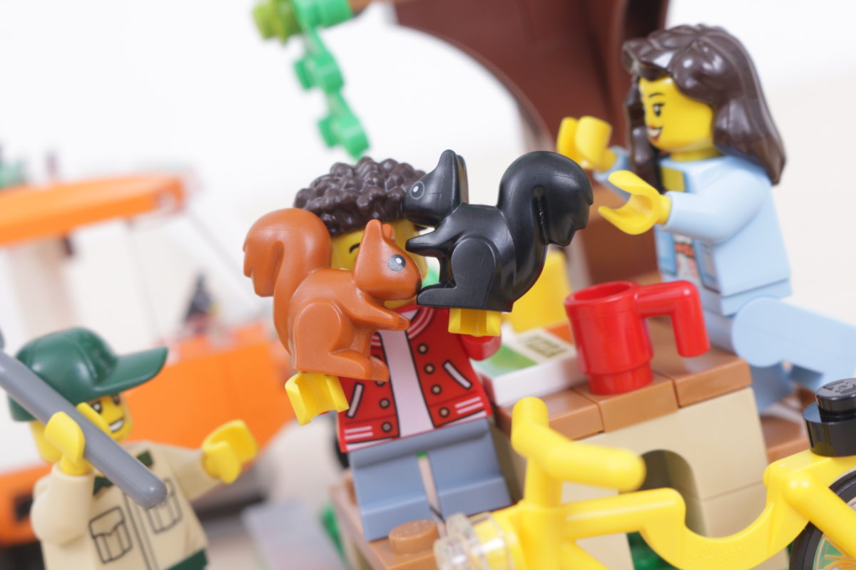 LEGO CITY 60326 Picnic in the Park review and gallery