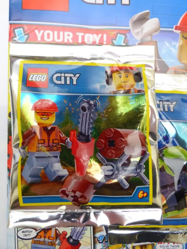 LEGO City magazine #22 comes with lumberjack minifigure and bonus set