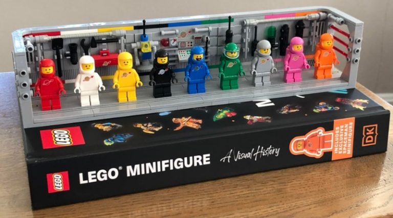 The full rainbow of LEGO Classic Space minifigures is really satisfying