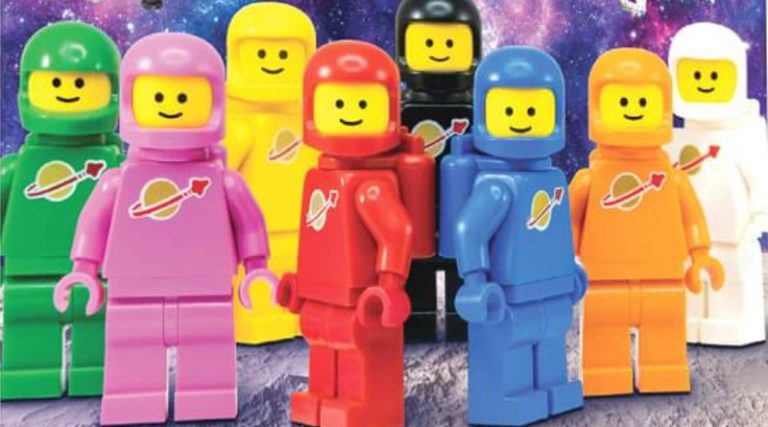 Chronicle Books reveals new LEGO Classic Space and mystery puzzles