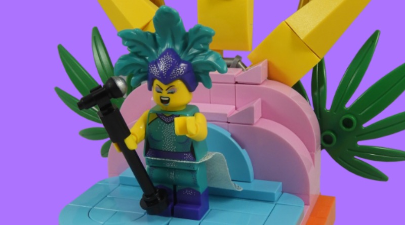LEGO Collectible Minifigures Series 21 Cabaret Singer vignette
