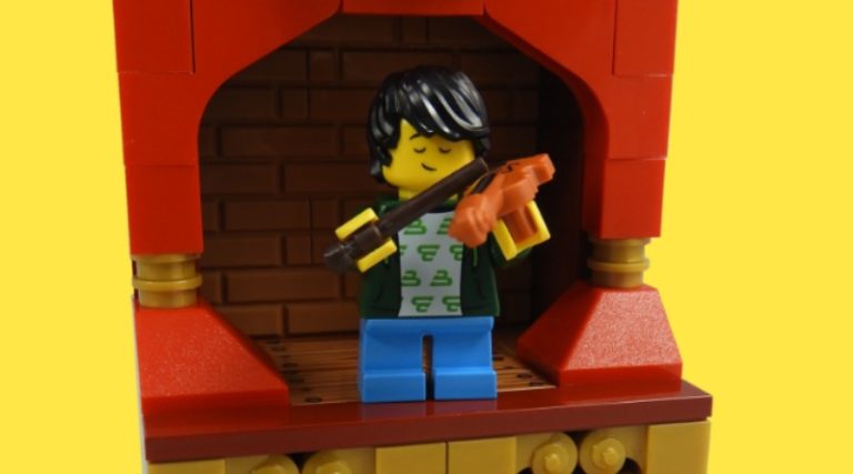 LEGO Collectible Minifigures Series 21 Violin Kid vignette