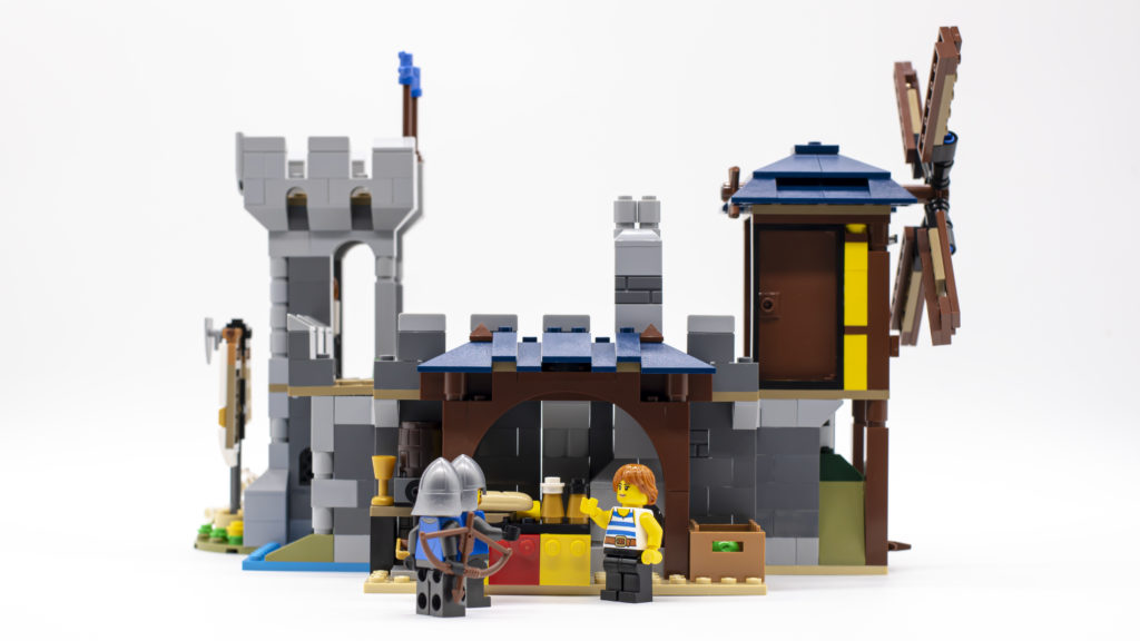 LEGO Creator 3-in-1 31120 Medieval Castle review and gallery