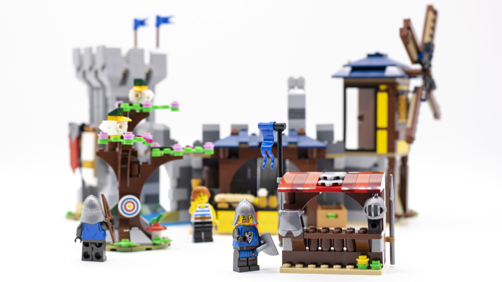 LEGO Creator 3-in-1 31120 Medieval Castle review and gallery
