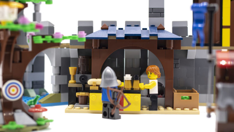 LEGO Creator 3-in-1 31120 Medieval Castle review and gallery