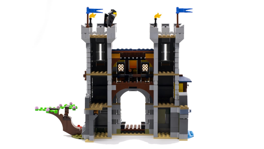 LEGO Creator 3-in-1 31120 Medieval Castle review and gallery